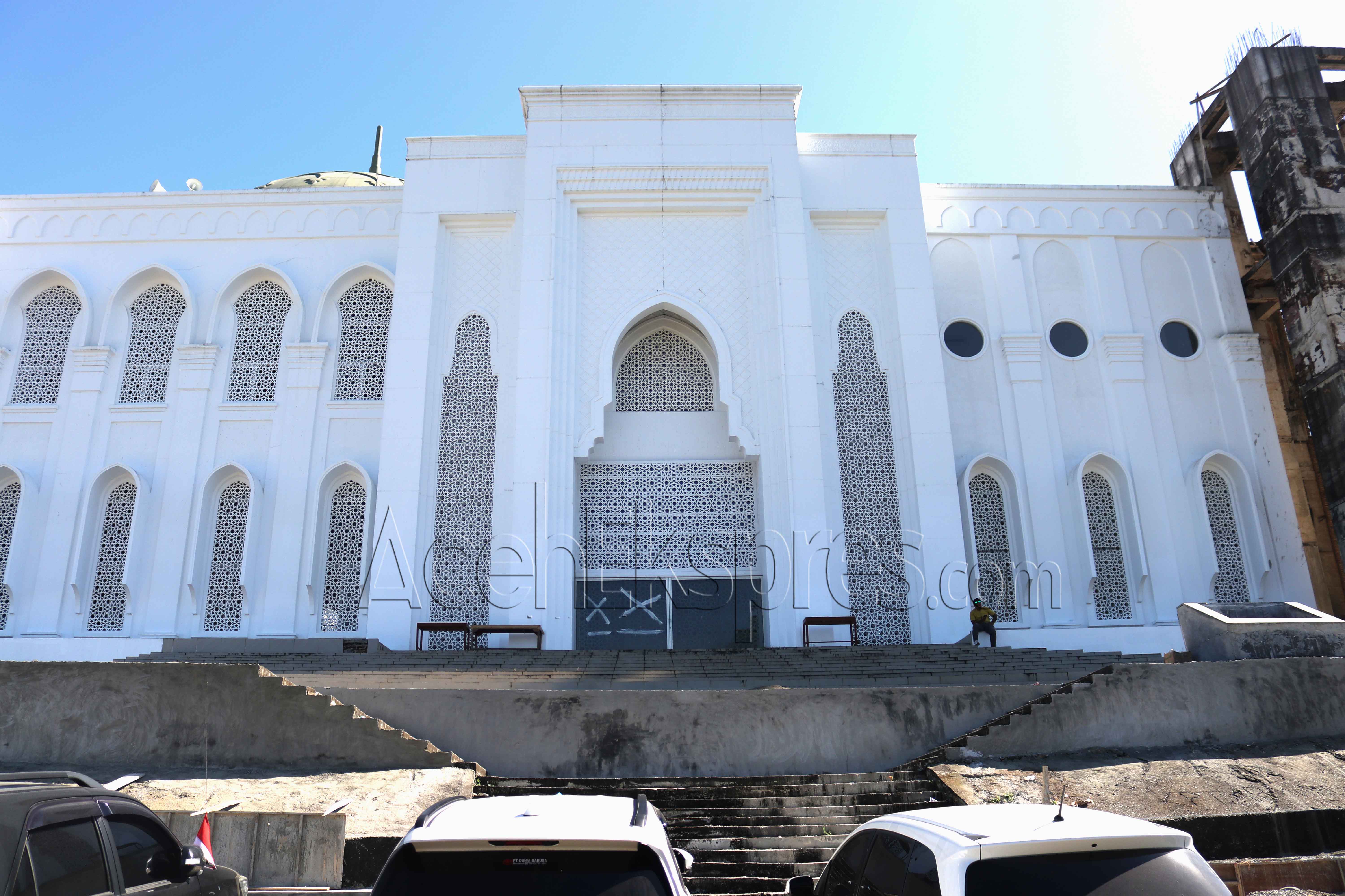 Foto-Foto Bagian Luar Masjid Giok Nagan Raya