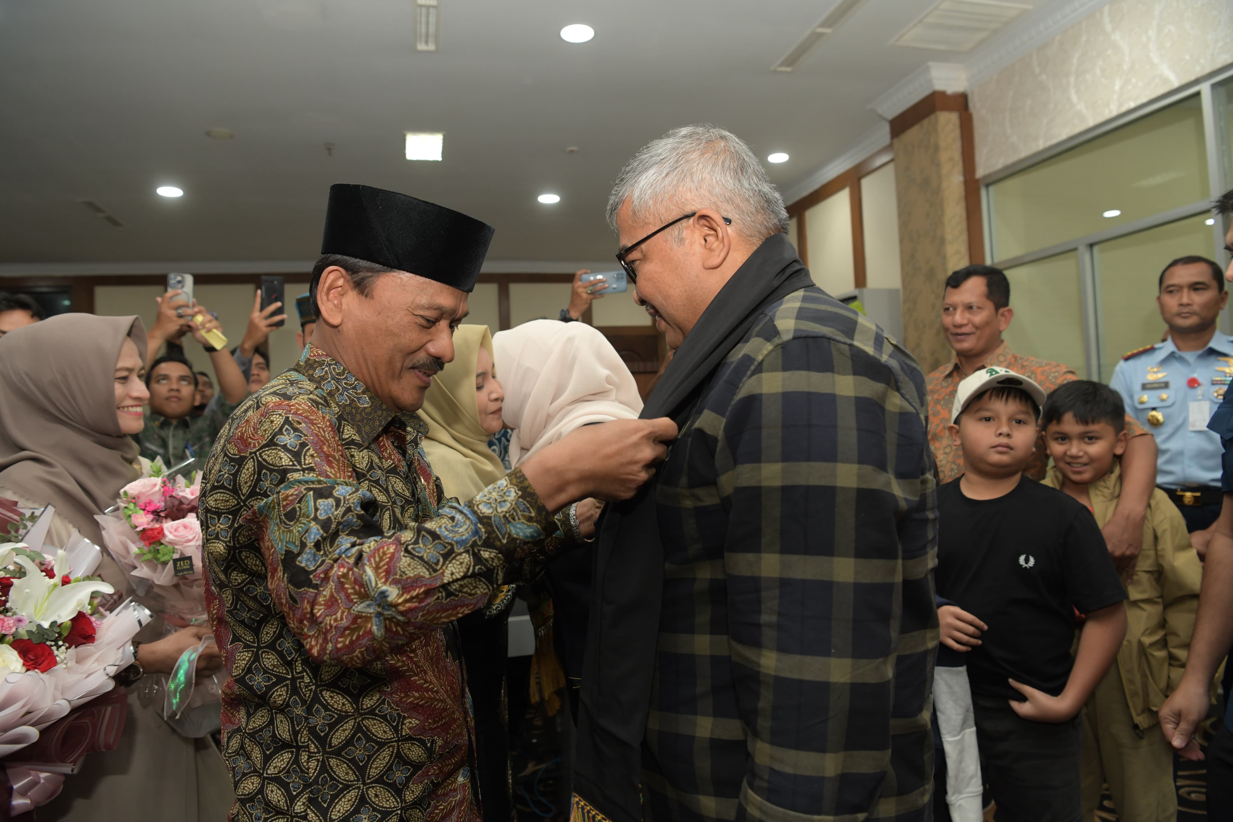 Usai Dilantik, Pj Gubernur Disambut Meriah setiba di Aceh