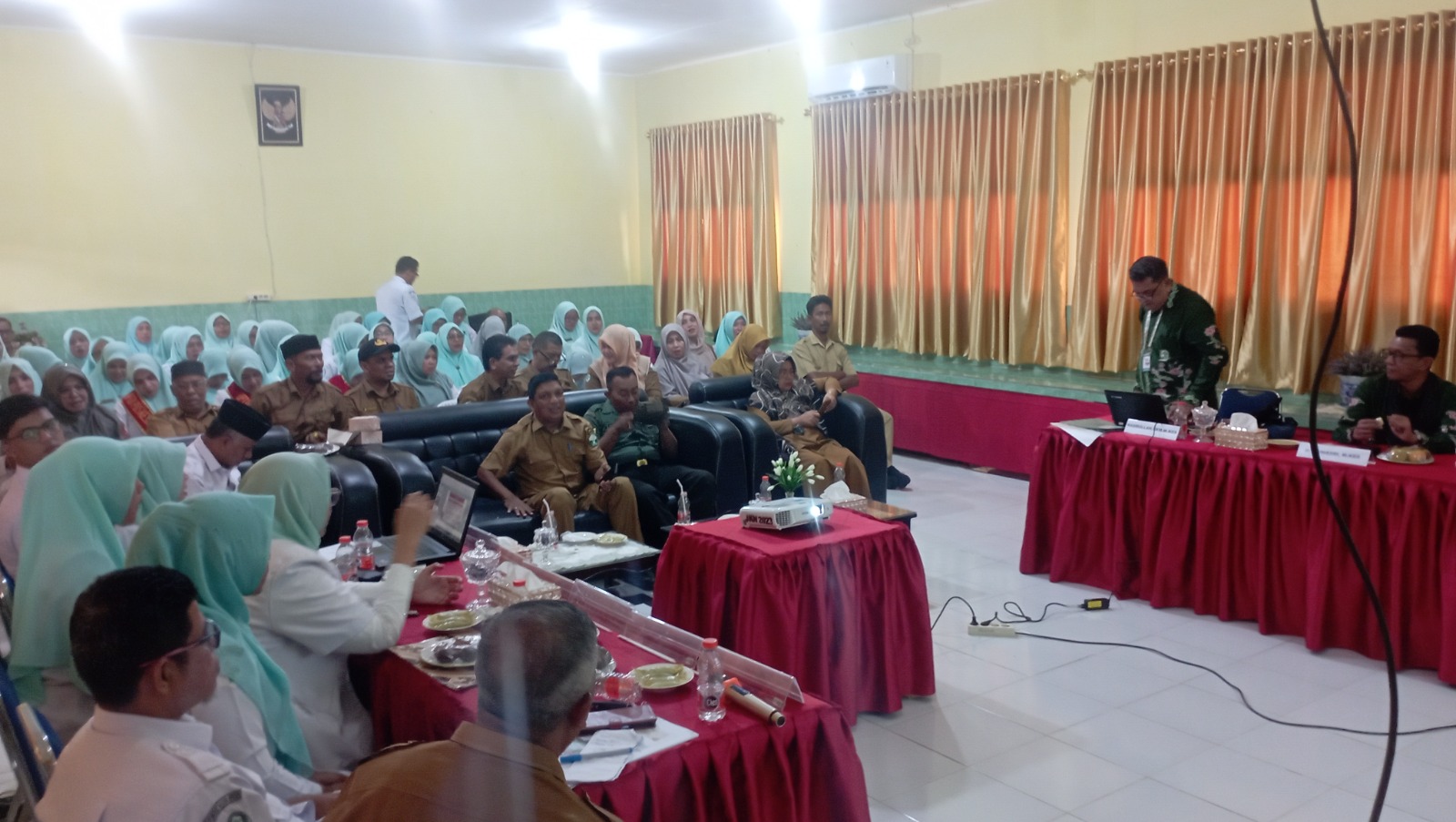 Tim Surveiyor Laskesi Re-Akreditasi Puskesmas Peusangan