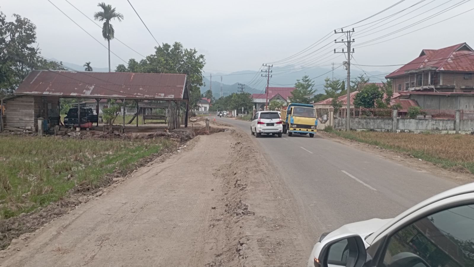 Jalan Masuk Kota Samalanga Dilebarkan