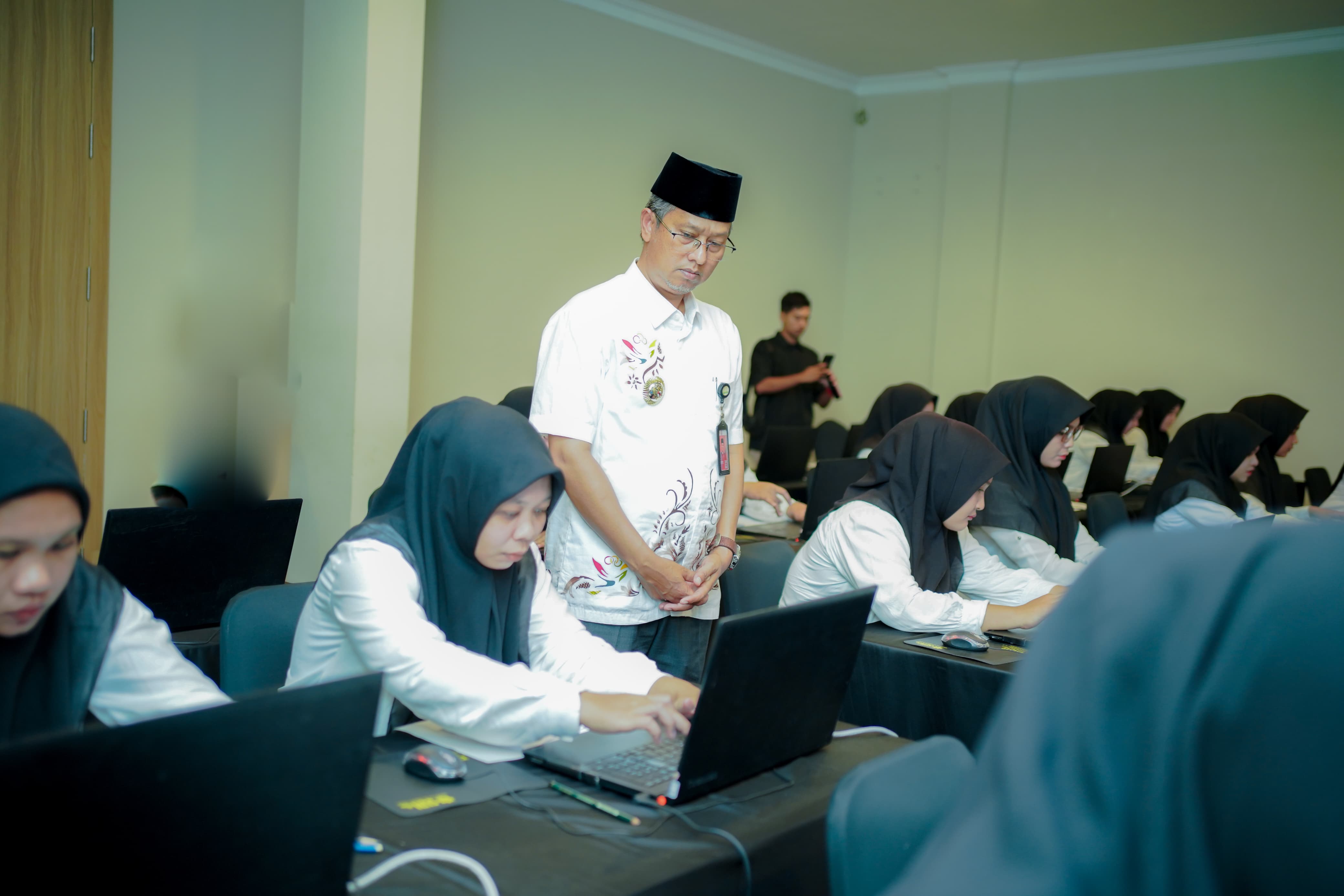 Pj Bupati Nagan Raya Tinjau SKD CPNS Formasi 2024